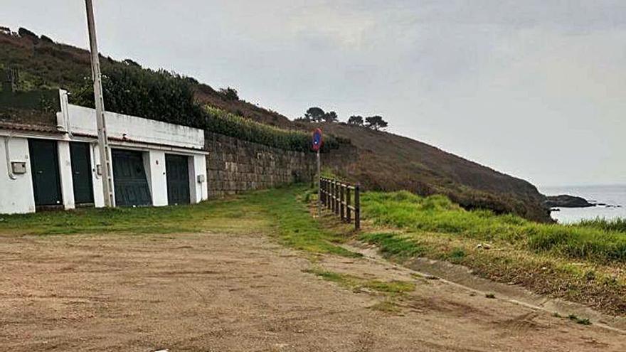 Sanxenxo renueva el vallado de la playa de Bascuas y la pasarela de Foxos