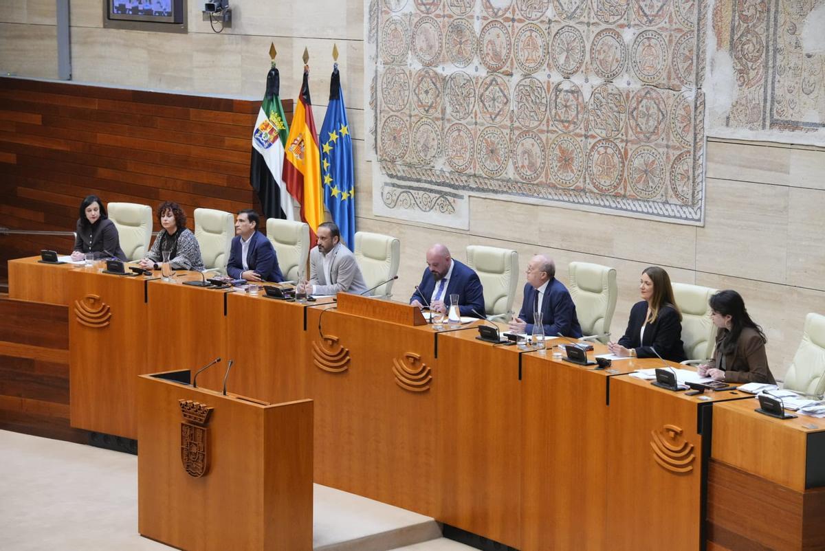 Pacto PP Vox Extremadura: La presencia de Vox en la Mesa de la Asamblea ...