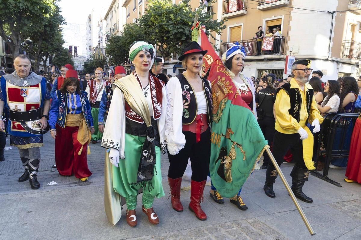 La fiesta estalla en Elda con el pasodoble "Idella"
