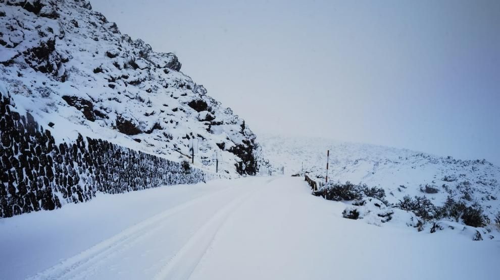FOTOS: Primera nevada del invierno en El Teide