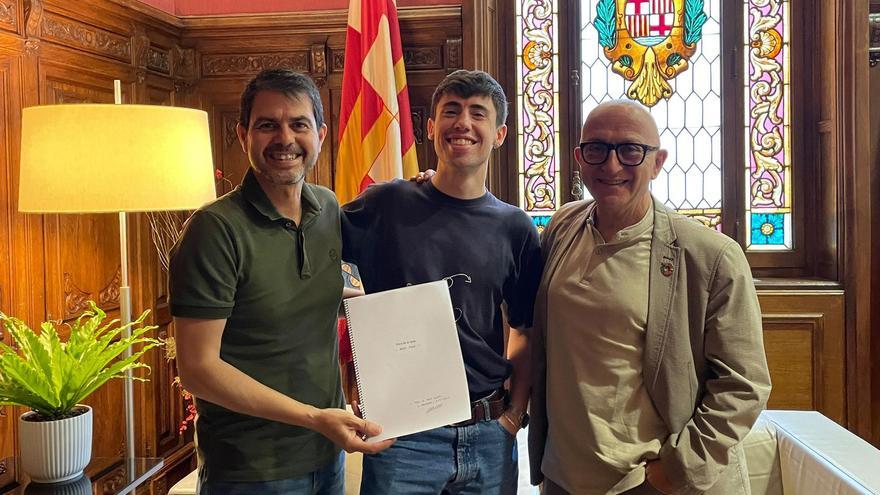 L’Ajuntament d’Igualada rep Albert Rabell, guanyador del 48è premi ... L’Ajuntament d’Igualada rep Albert Rabell, guanyador del 48è premi ...