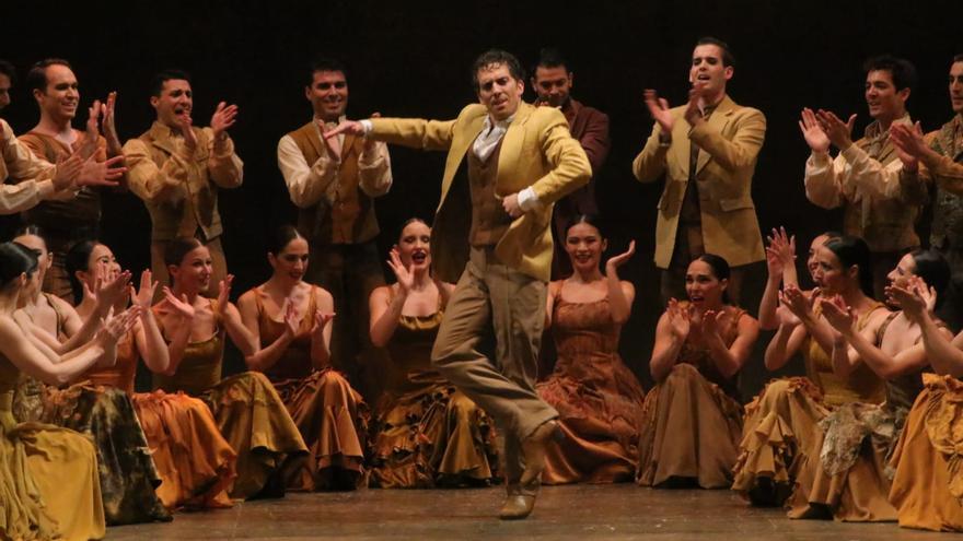 'El loco' del ballet nacional pone en pie al público en el Gran Teatro ...