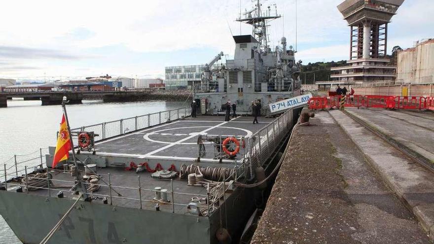 La "Atalaya" de vigilancia de la Armada descansa en El Musel
