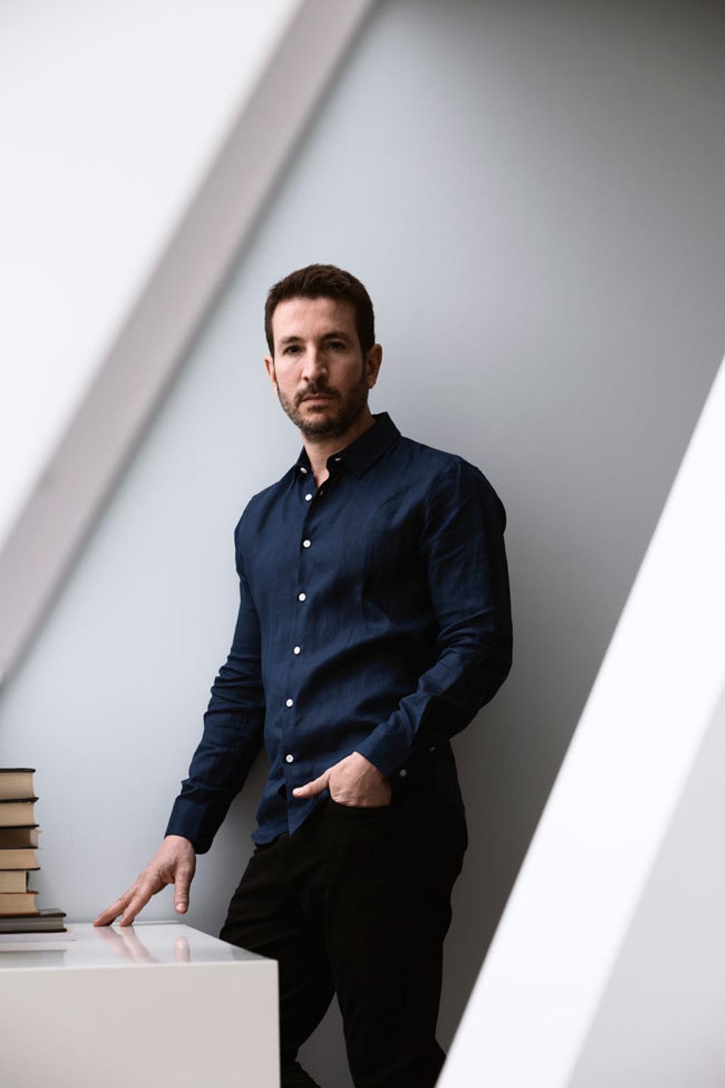 Alex Michaelides: “Uma Thurman me ha ayudado a convertirme en un ...