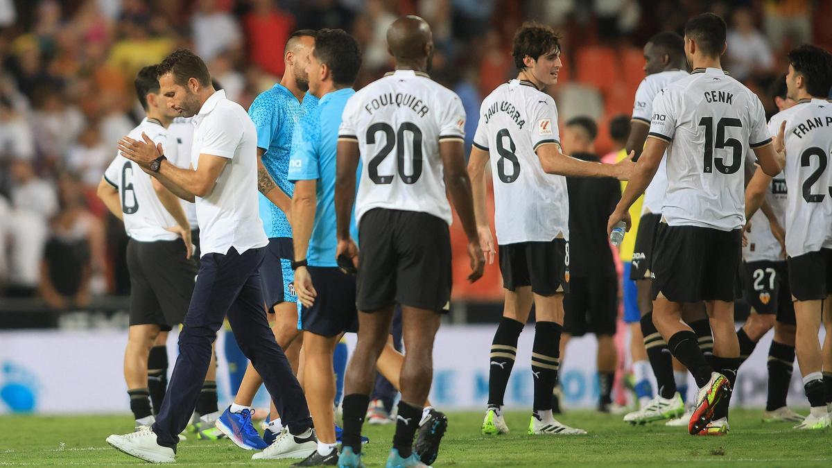 A falta de refuerzos, corazón y cabeza