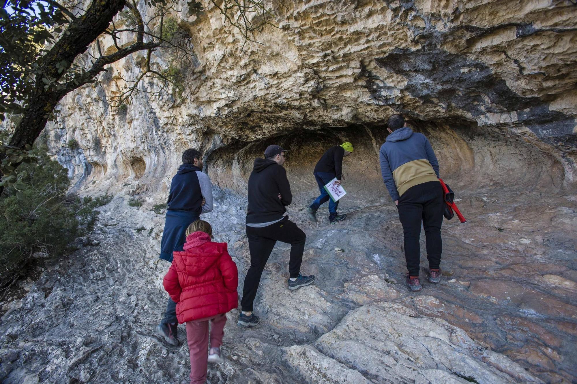 Pinturas rupestres de la Sarga en Alcoy, una visita imprescindible ...