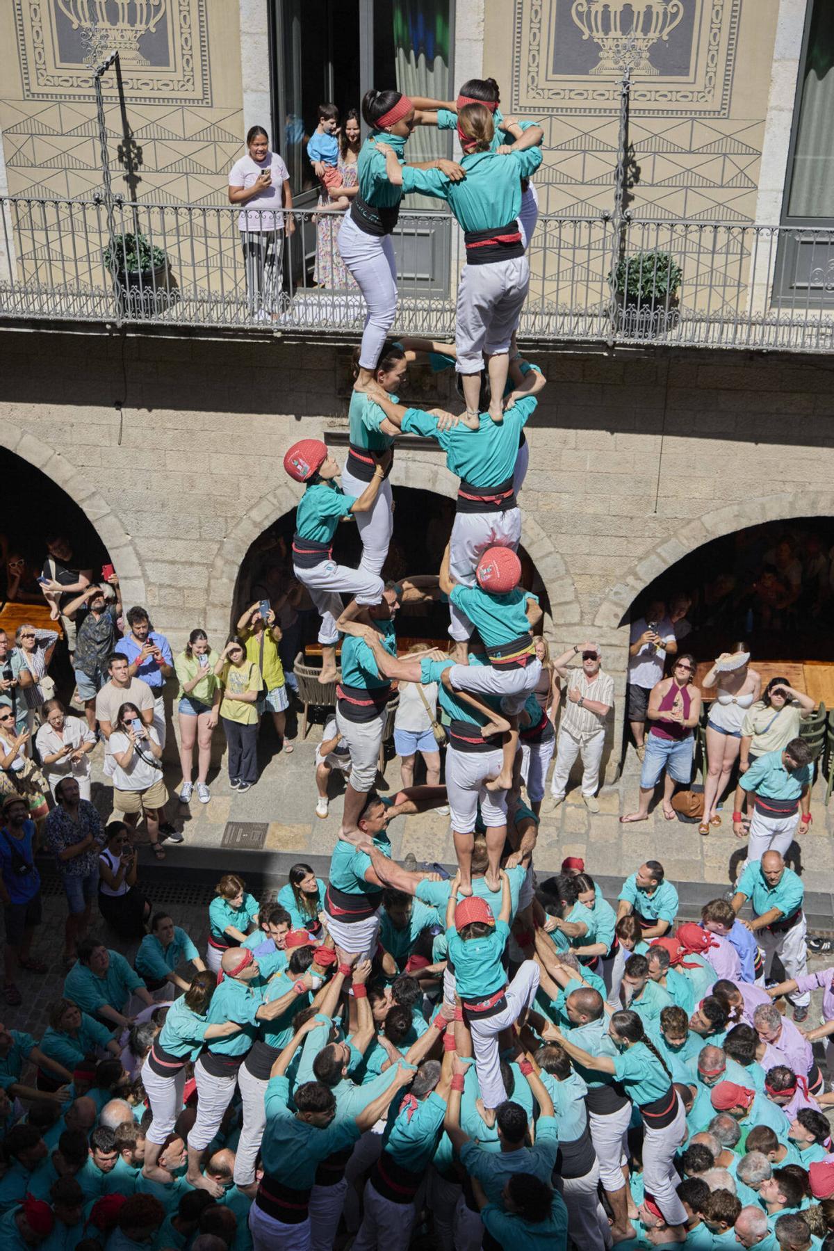 Les imatges de la jornada castellera per celebrar els 30 anys dels ...