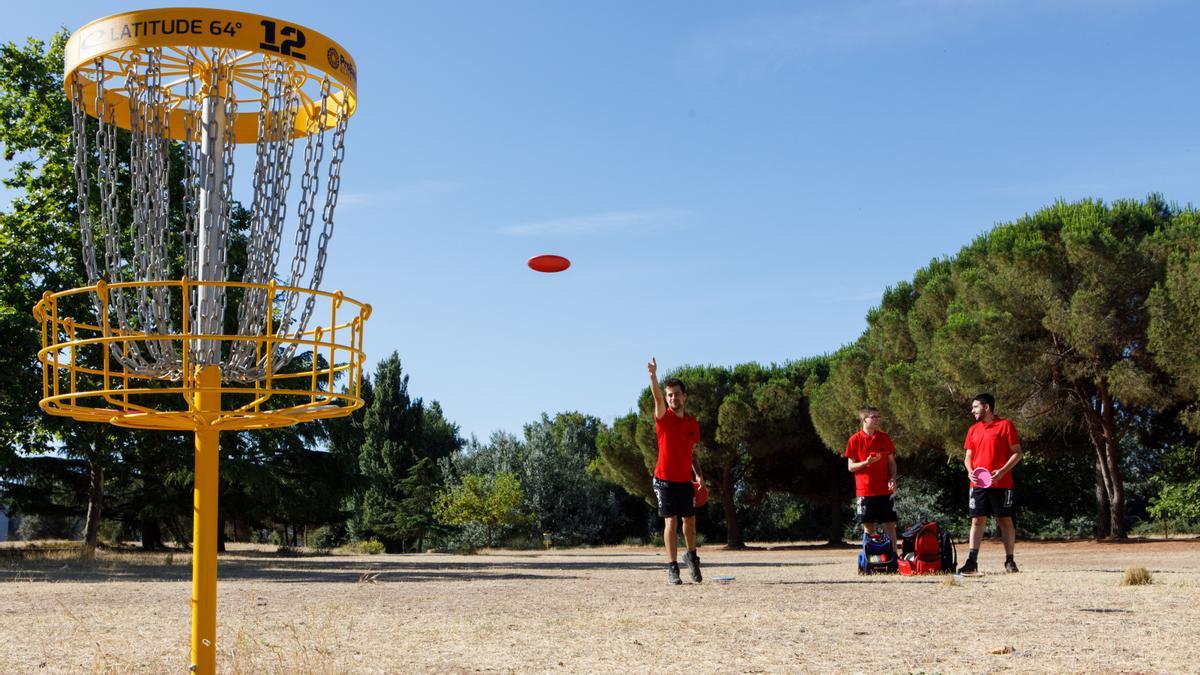 El 'boom' del disc golf: el deporte con frisbees que llega a Catalunya
