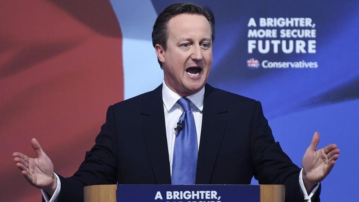 Cameron busca el voto de las clases trabajadoras