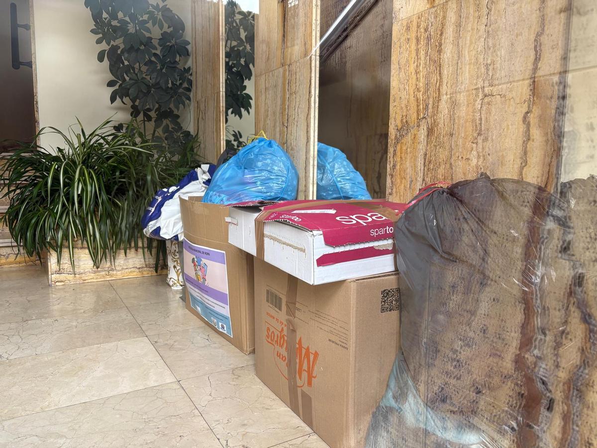 Cangas del Narcea abre su armario solidario: los vecinos donan ropa ...