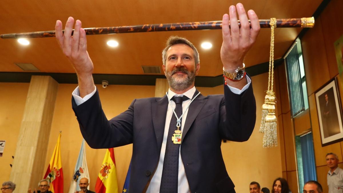 Alberto Varela alcanza su tercera investidura como alcalde de Vilagarcía