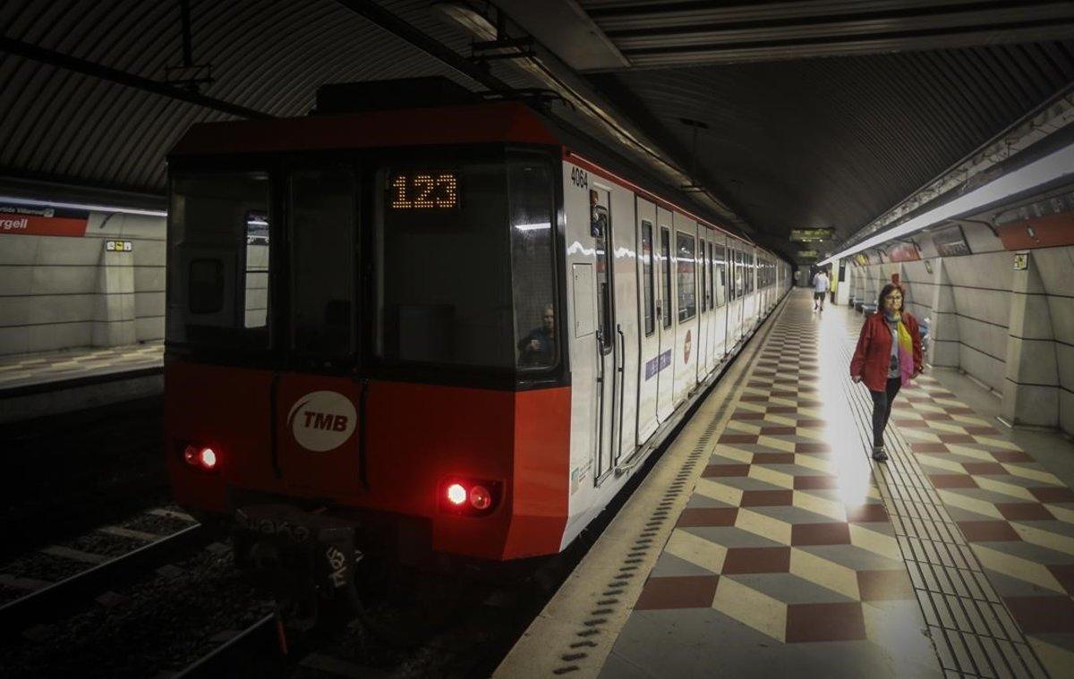 TMB ensaya saltarse paradas de la línea 1 de metro