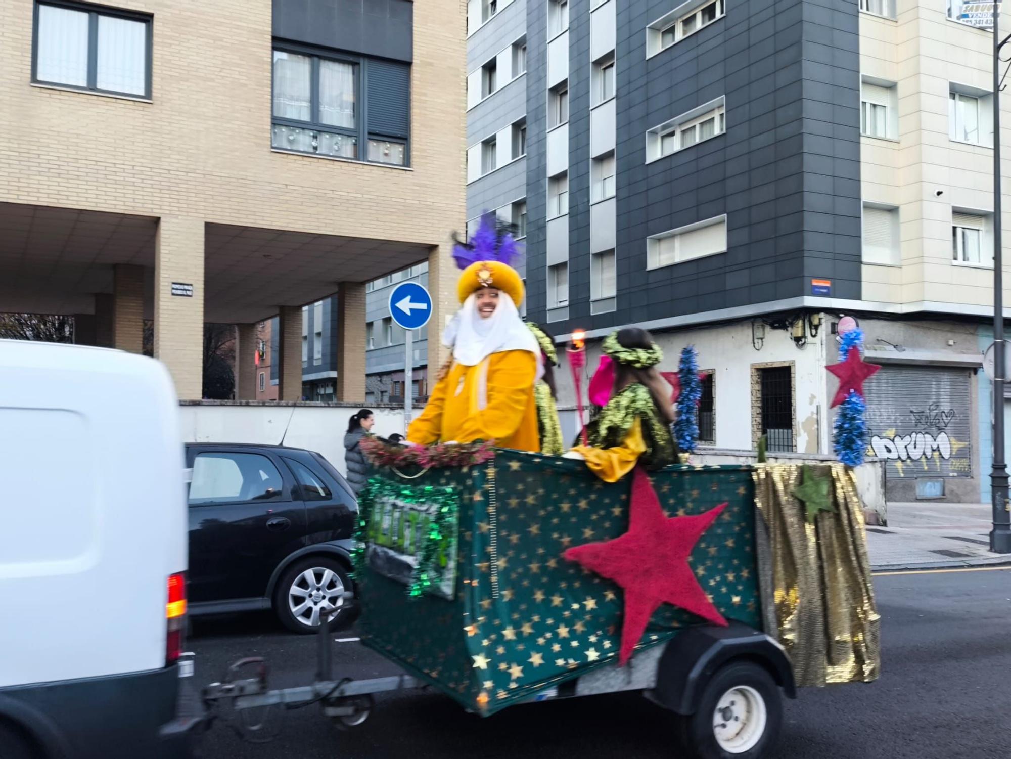 Aliatar visita El Coto para recoger las cartas de regalos (en imágenes)