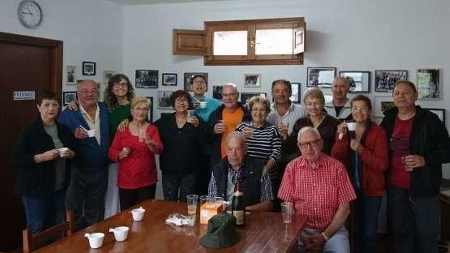 Los vecinos de Cazu ganan el "Angazu de Oro" en Ponga - La Nueva España