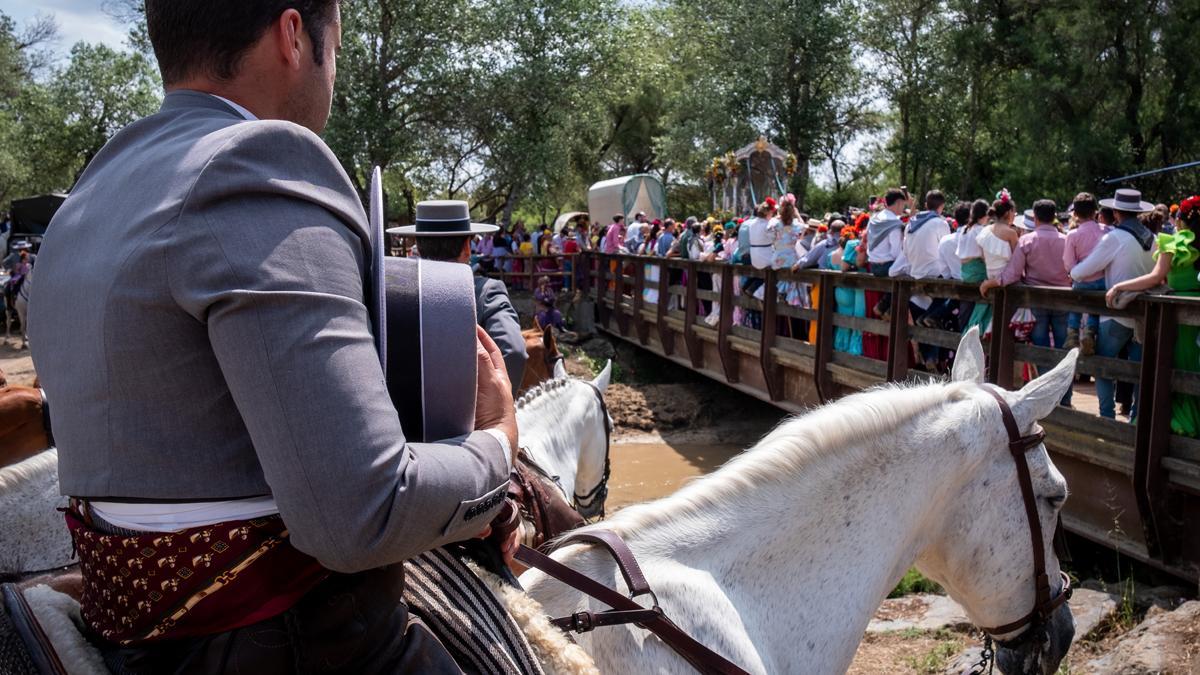 556 personas atendidas en la romería de El Rocío, de las que 18 ...