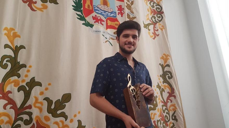 El "sueño cumplido" de Alejandro Solano, ganador del Premio Filón