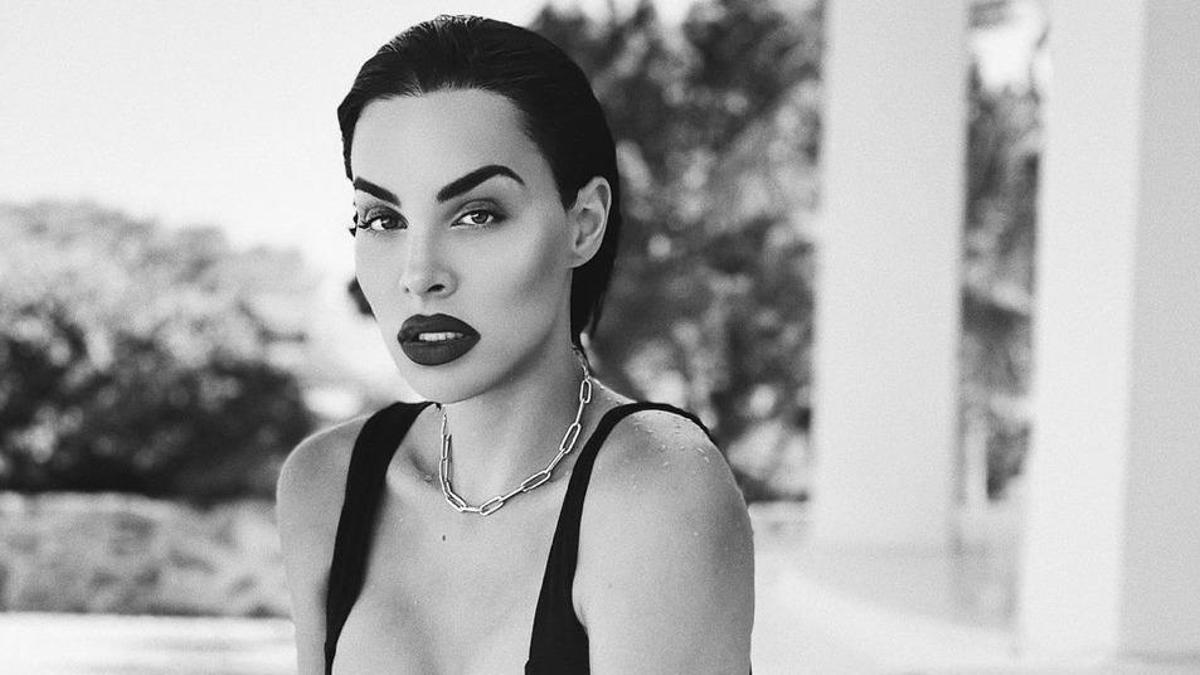 La actriz y cantante Jedet, de vacaciones en Ibiza