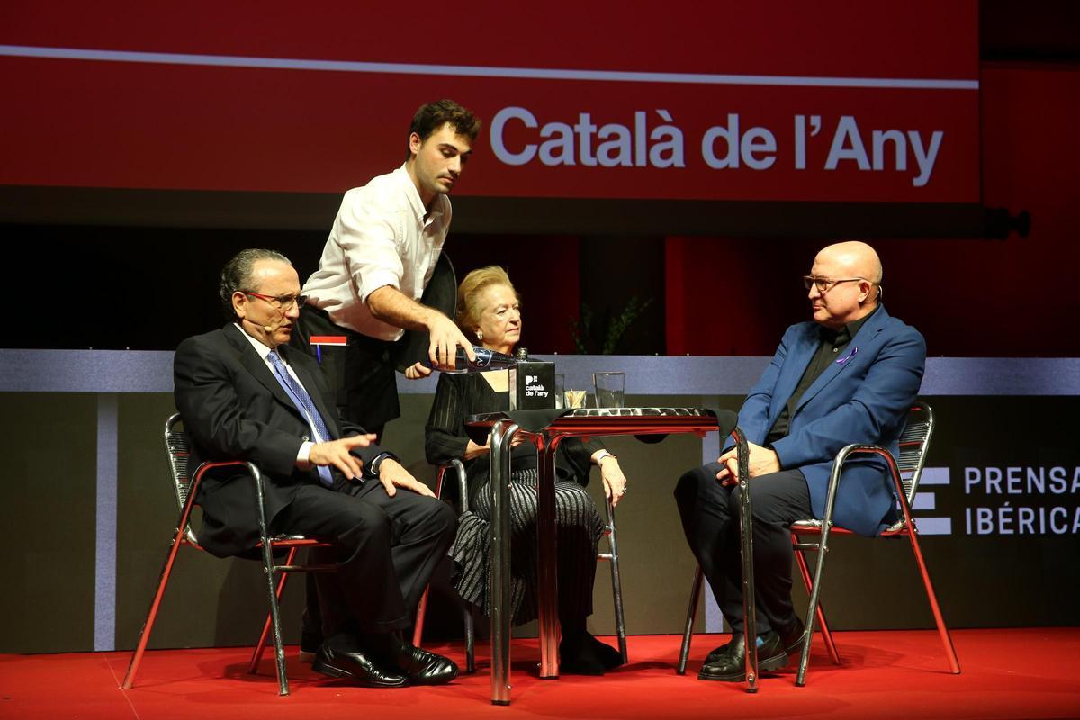Javier Moll, en la entrega del Català de l'Any a Estopa: "Creemos mucho ...