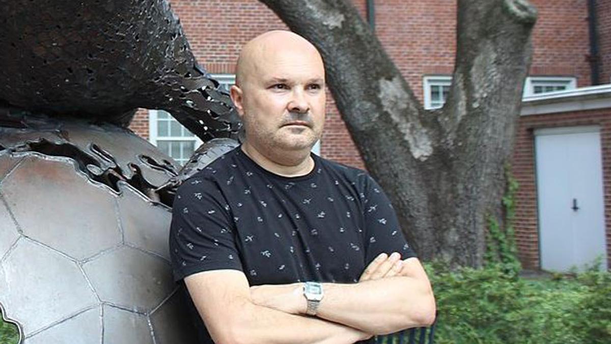 Alejandro Cuevas: alta literatura de humor