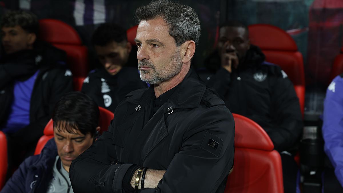 El Real Valladolid destituya a Diego Cocca