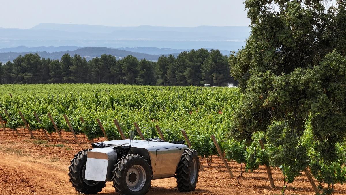 VEHÍCULOS AUTÓNOMO | Los tractores sin conductor y eléctricos llegan al campo valenciano