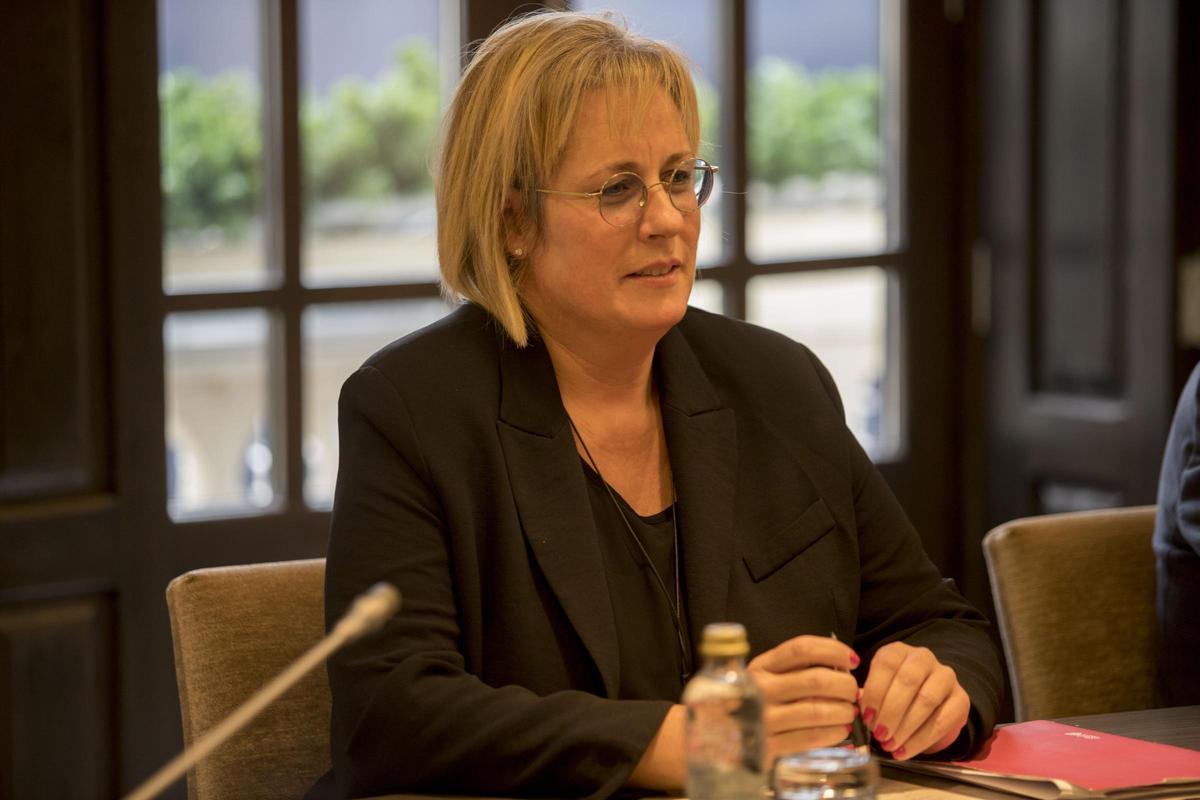 Mako Mira ficha por Grupo Dominguis un día después de dejar el Consell