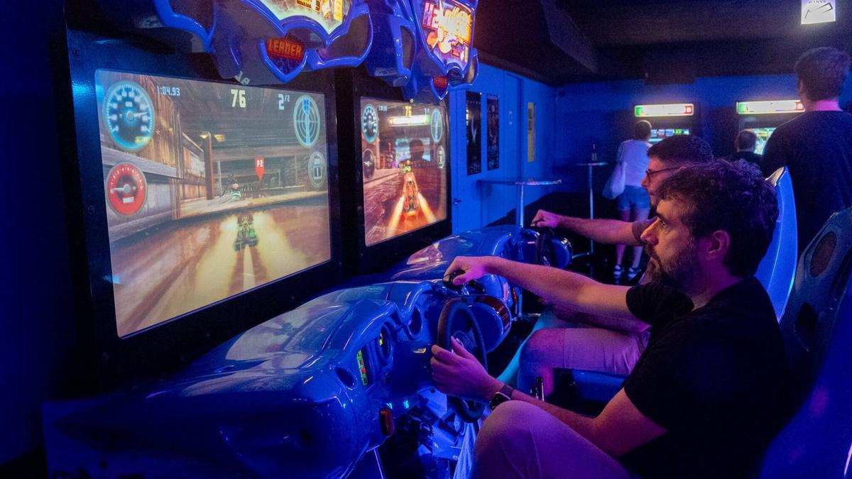 Next Level Arcade Bar: el bar donde jugar gratis a recreativas de los ...
