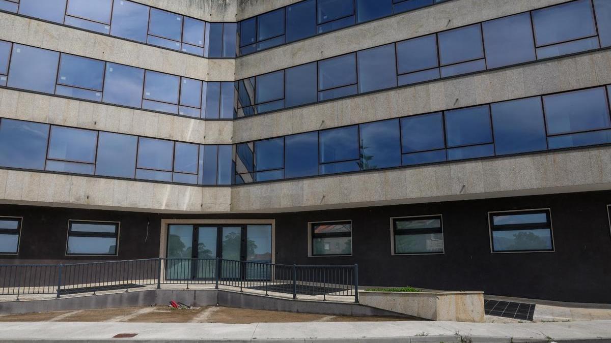 O Salnés ansía una residencia de mayores mientras 200 plazas cogen ...