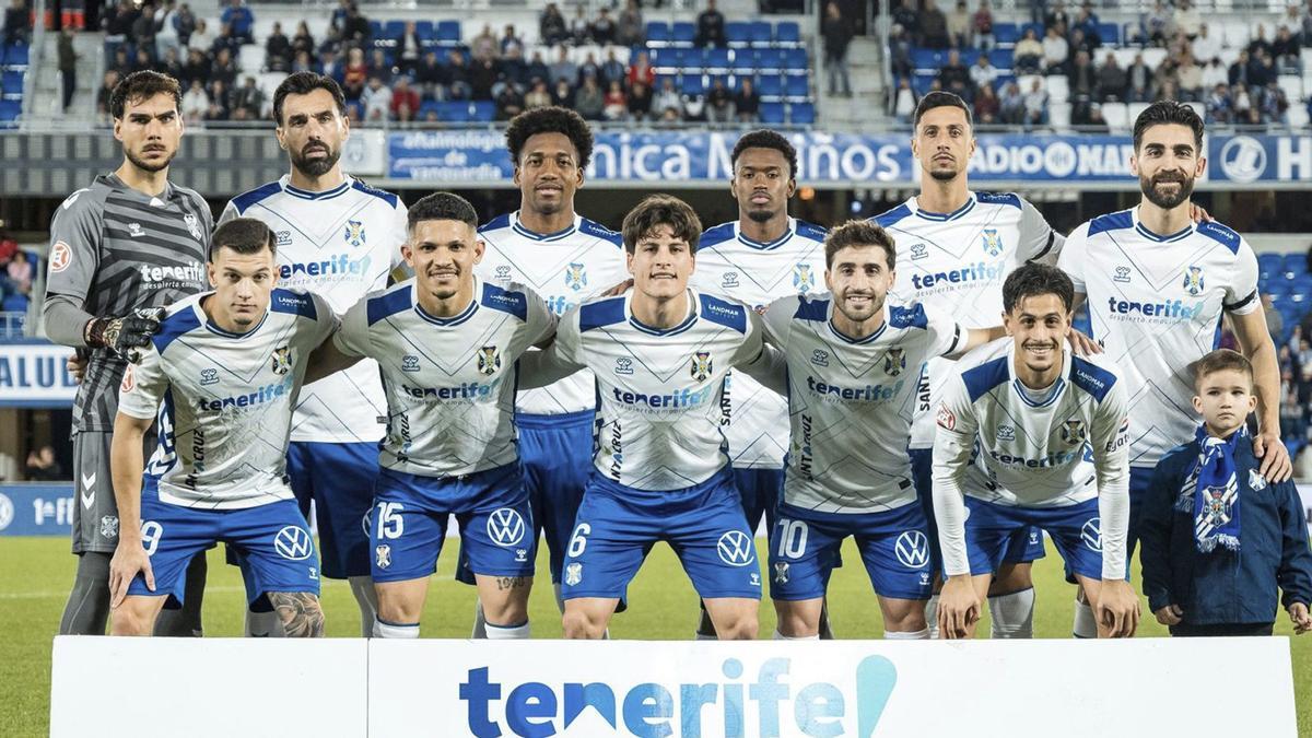 PRIMERA RFEF | El Zamora CF espera al mejor Tenerife de la historia en ...
