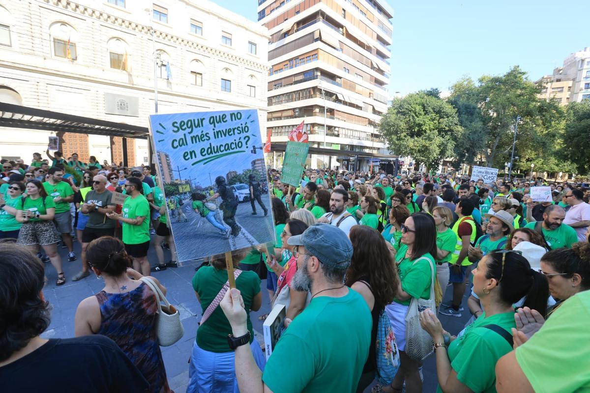 Concentración en la plaza de la Montañeta de Alicante en repulsa a la ...