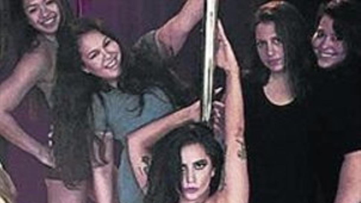 Lady Gaga se apunta al 'pole dance' - El Periódico