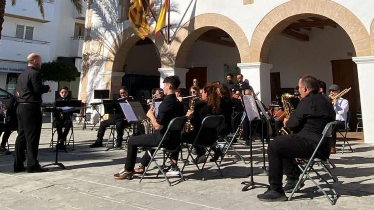 La Banda Municipal de Formentera actúa en Santa Eulària - Diario de Ibiza