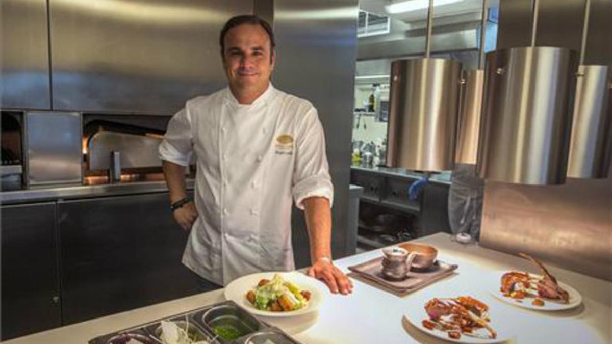 El cocinero Ángel León estrena el espacio BistrEau en el hotel Mandarí