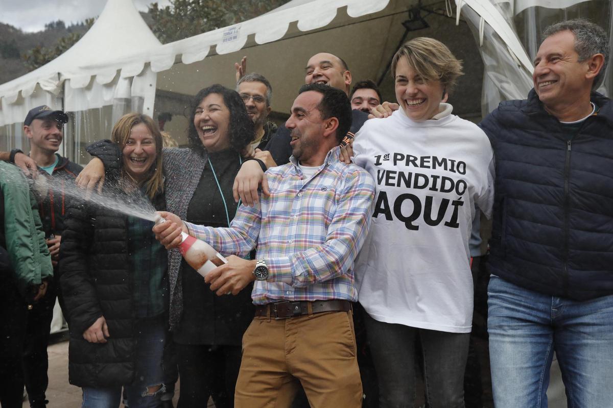 El Gordo riega Moreda de Aller (Asturias) con 164 millones de euros