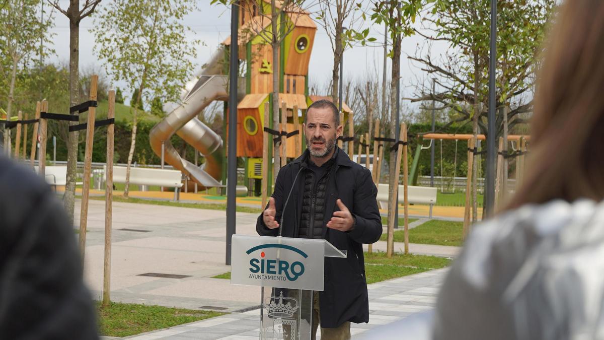 El Berrón inaugura su Plaza de El Ferroviario, un gran espacio público ...