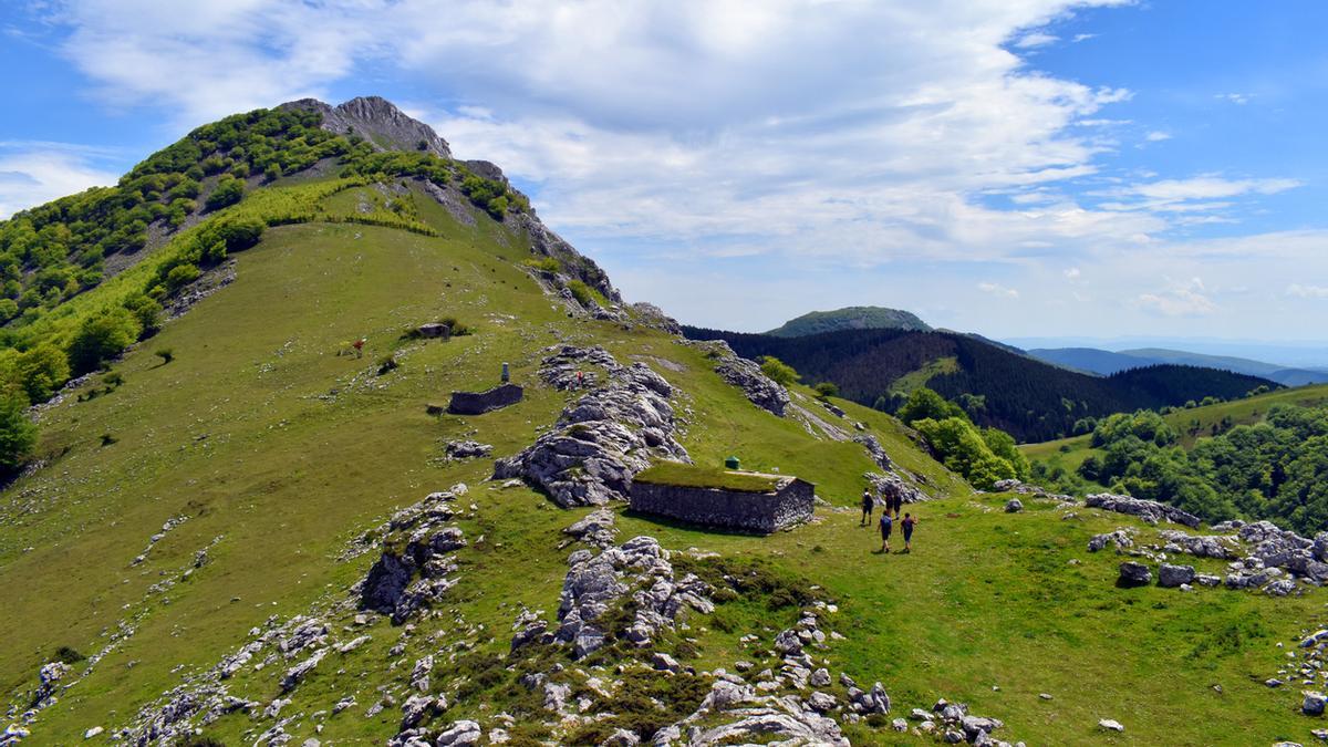 La ruta de senderismo que te lleva hasta la morada de una diosa: es ...