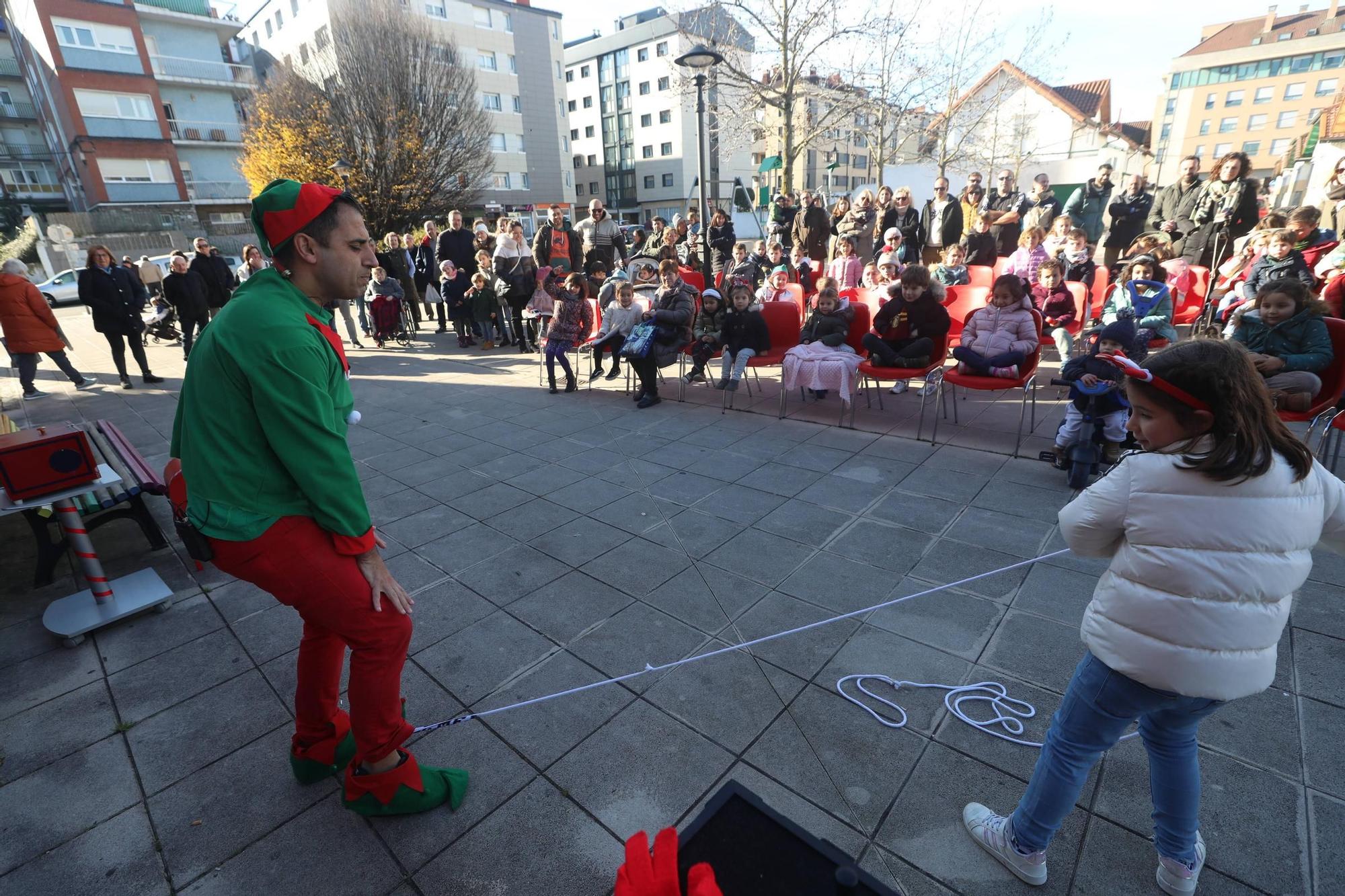 El Coto recibe la visita de un elfo de la Navidad (en imágenes) - La ...