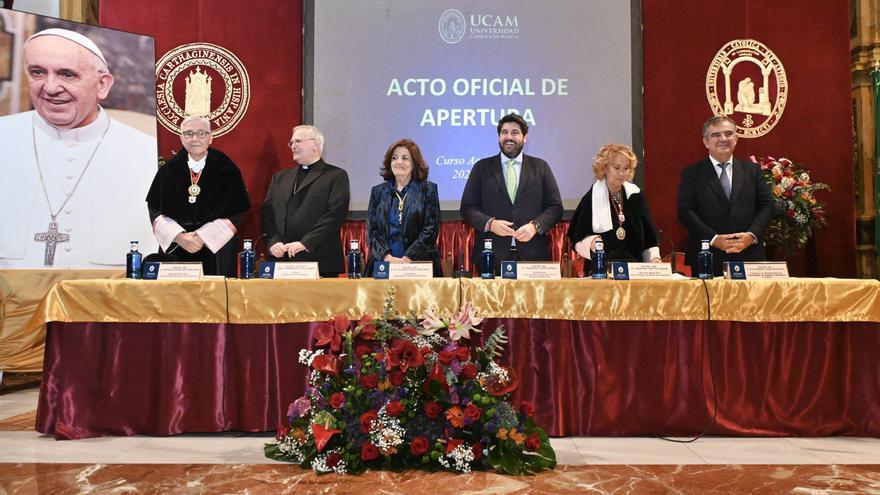 Apertura curso UCAM | La UCAM prepara el nuevo grado en Biomedicina y la apertura de su campus ...