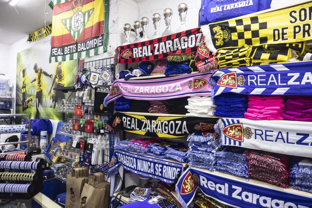 FÚTBOL ZARAGOZA | La historia de la tienda 'Mr Gol' de Zaragoza: del Futbolmanía de Conde Aranda ...
