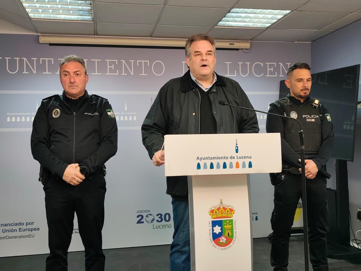 Lucena refuerza la seguridad con 50 agentes de la Policía Local para ...