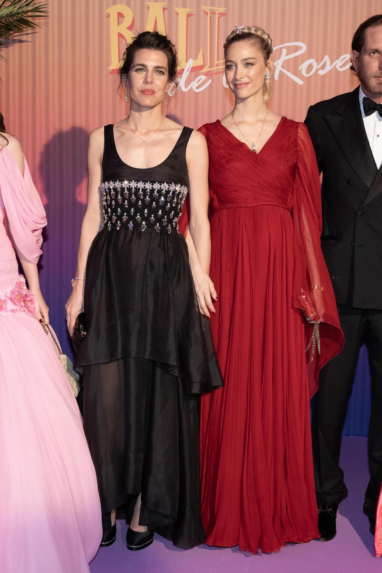 BEATRICE BORROMEO BAILE DE LA ROSA | El peinado con trenza de Beatrice ...