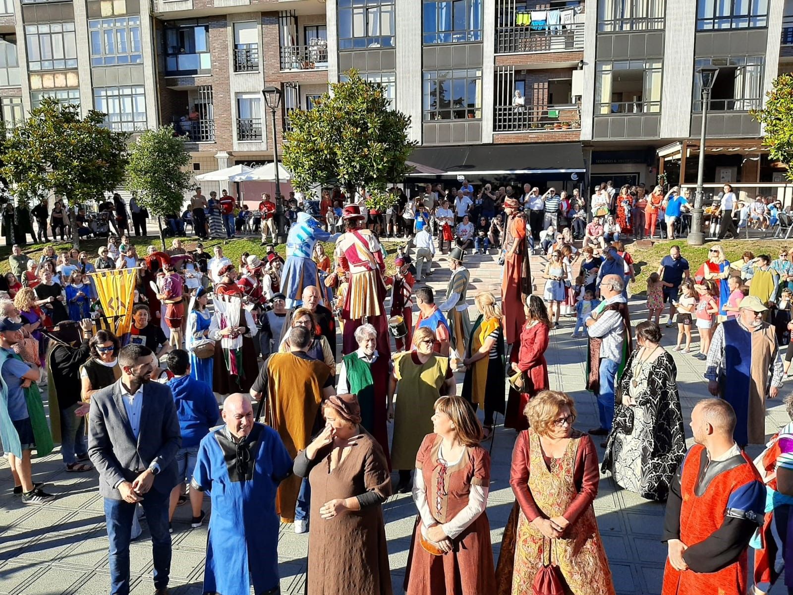 Una multitud del Medievo toma las calles de Posada: así ha sido el ...