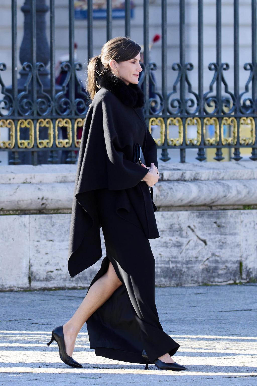 PIERNAS REINA LETIZIA | La reina Letizia presume de piernas tonificadas: las imágenes que ...