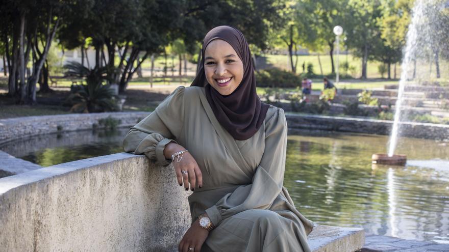 Hind El Fadli: "Las feministas musulmanas no necesitamos que nos salven ...