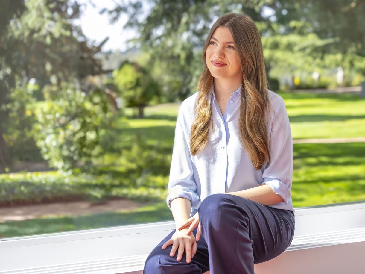 CUMPLEAÑOS INFANTA SOFÍA | Casa Real celebra el 18 cumpleaños de la infanta Sofía con unas ...