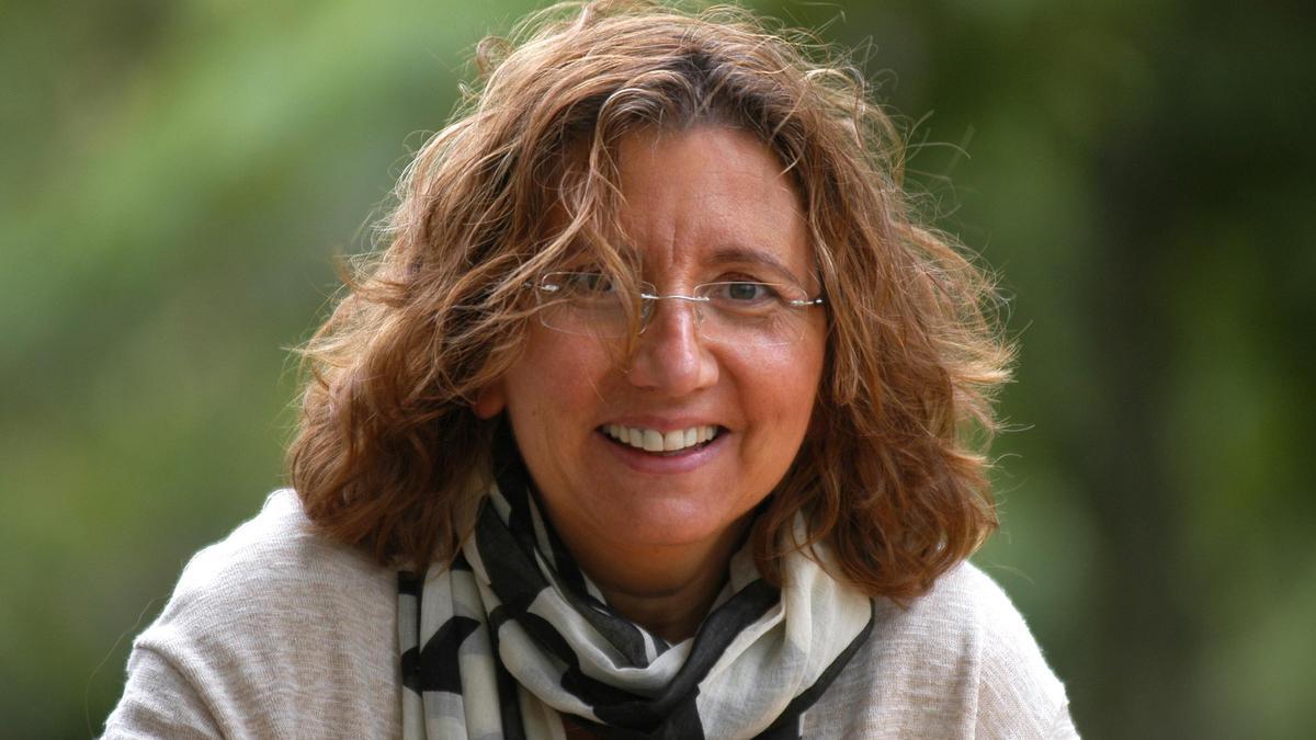 La pontevedresa Elena Vázquez recibe el Premio de Divulgación ...