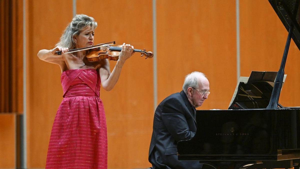 El virtuoso violín de Anne-Sophie Mutter pone en pie al Auditorio - La ...