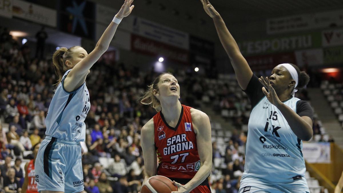 Brittney Sykes fa volar a l'Spar davant IDK en el debut de Muhate (87-61)