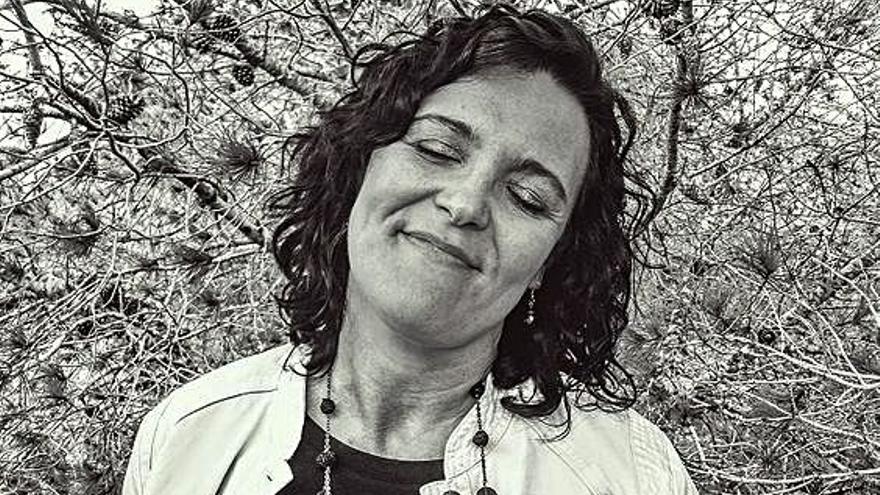 Esther Abellán, todo es poesía - Información