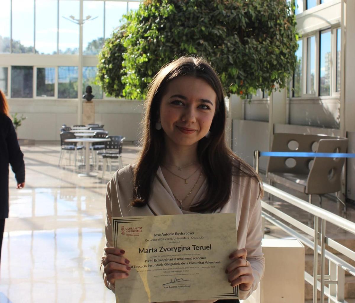 Mejor nota Ebau 2024| La mejor alumna de la Ebau: "Estudiaré Traducción ...